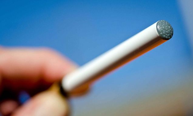 The e-cigarette that doubles up as a MOBILE PHONE and a music player