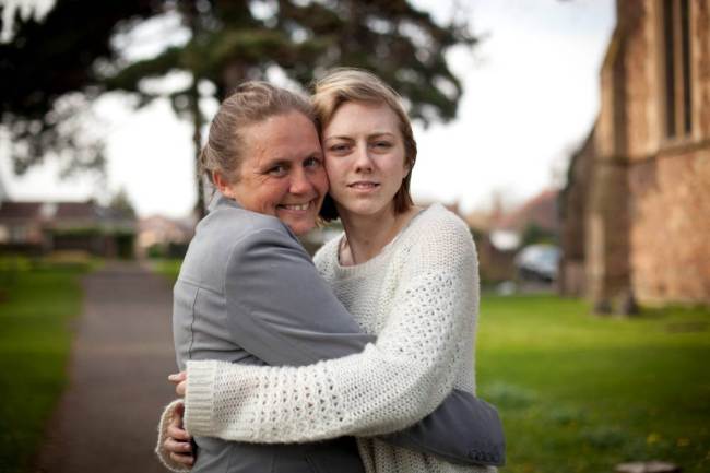 After 20 years apart mother and daughter reunite thanks to amazing ...