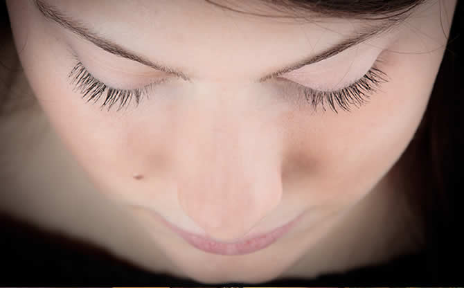 Need to find your keys? Closing your eyes can help you remember ...