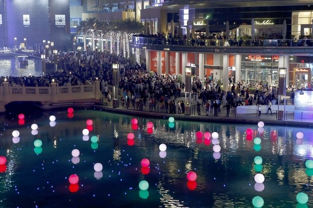 Floating light display marks 2,020 days to Dubai Expo