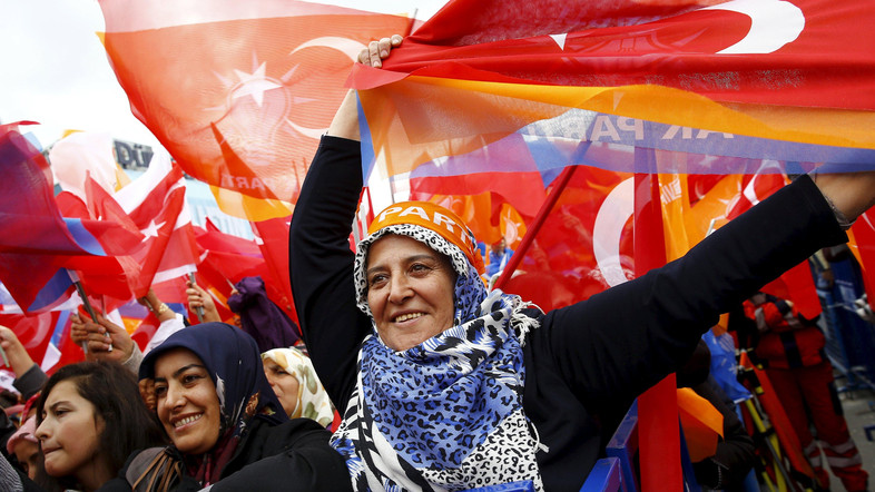 Divided Turkey holds crucial snap election